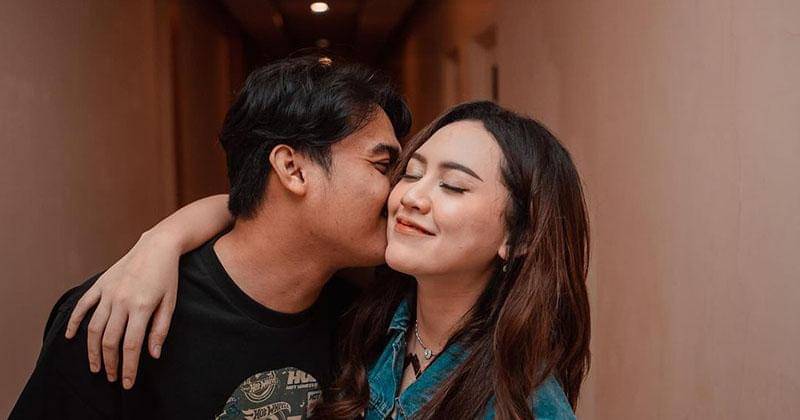 5 Fakta Kisah Cinta Happy Asmara dan Gilga Sahid, Sah Nikah | Popmama.com